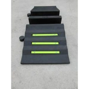 Heavy Duty Flexible HR3 Fire Hose and Cable Protection Ramps - Floor ...